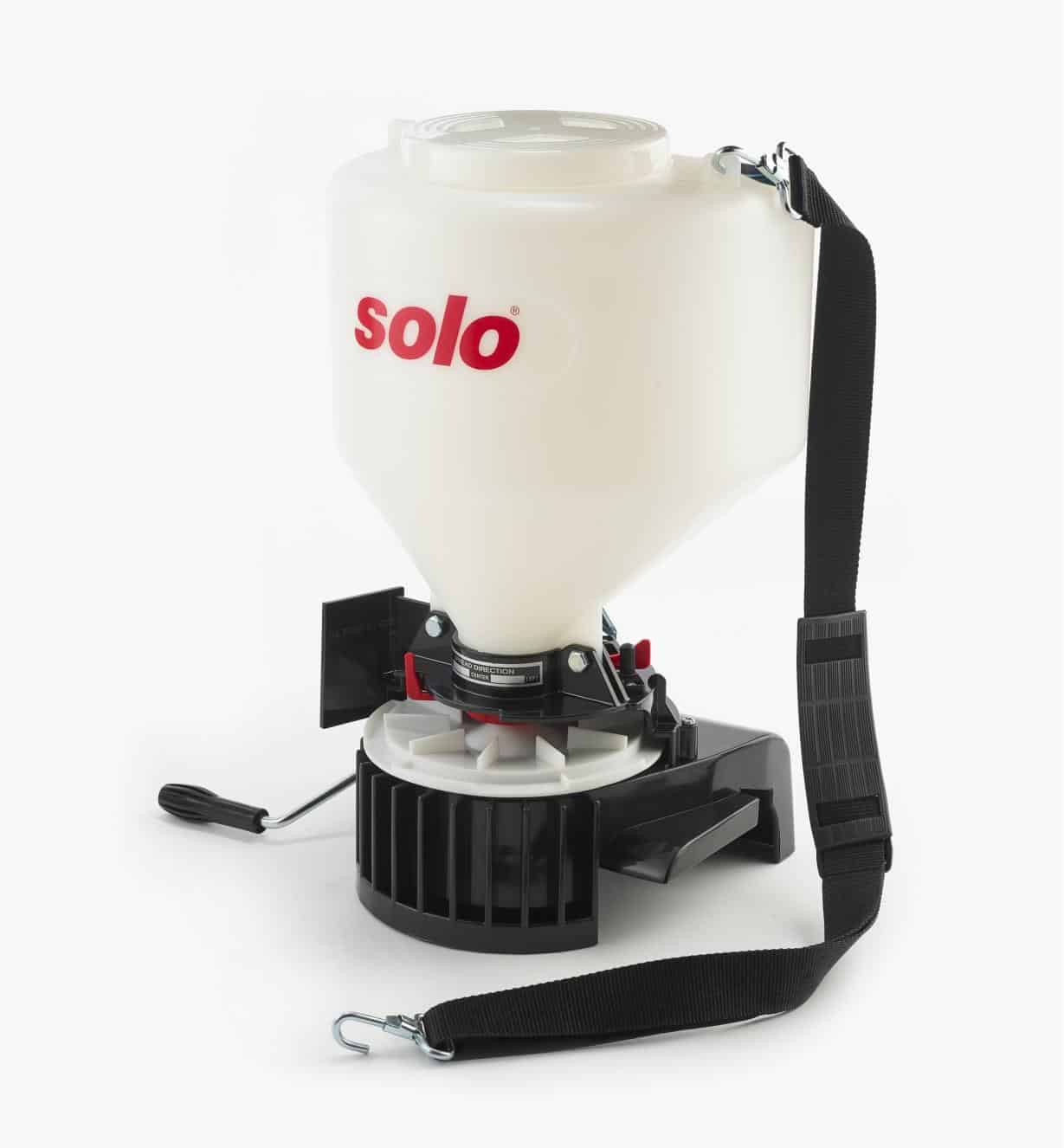 Top 10 Best Lawn Spreader In 2021 - Expert's Reviews | Garden Synthesis